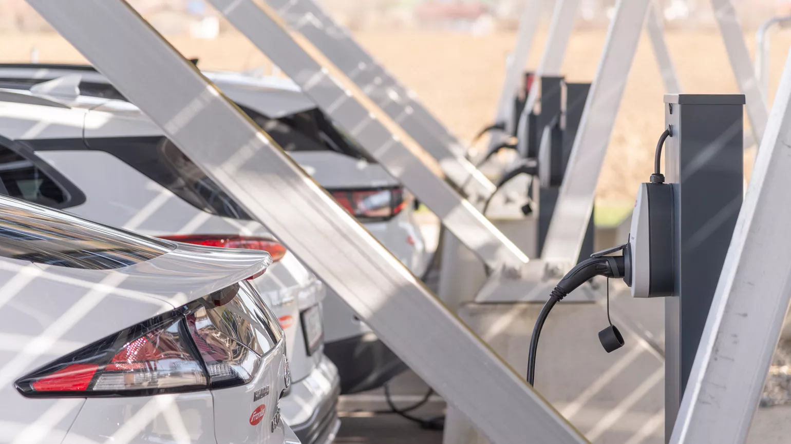 E-mobility for companies with solar power