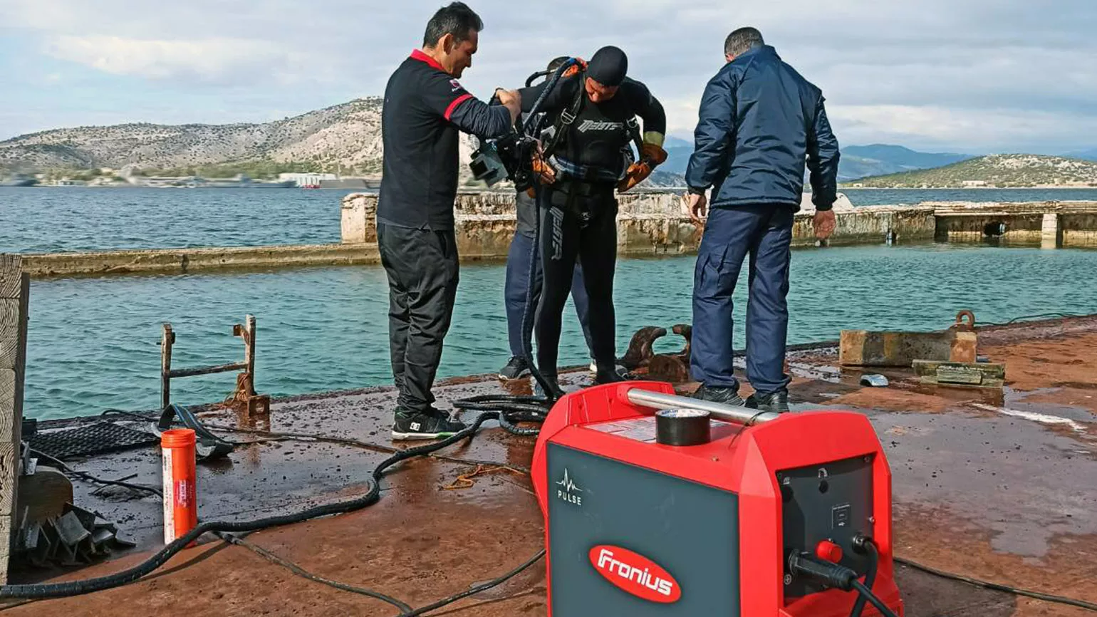 Underwater welding training for navy divers with TransSteel Pulse
