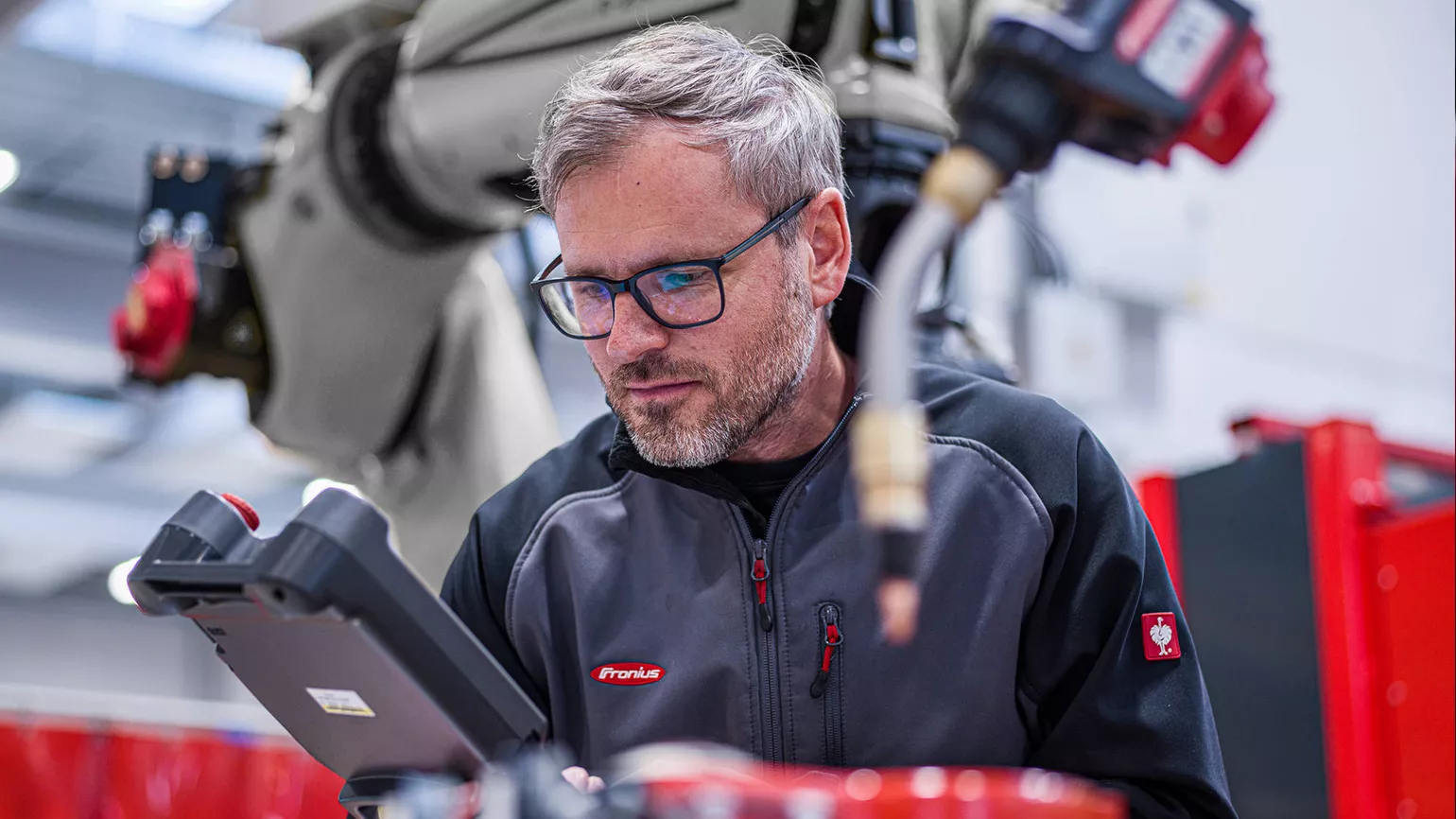 MIG/MAG welding torches for robotic welding