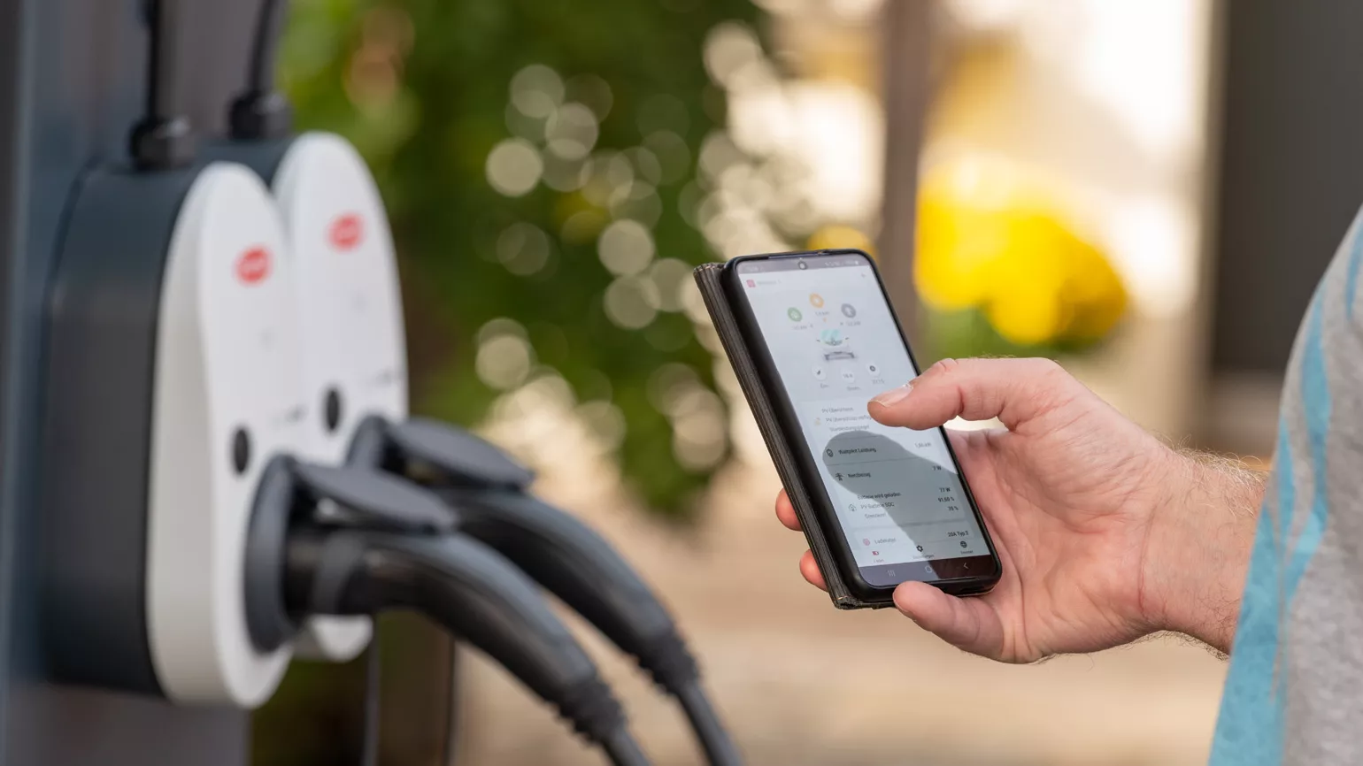 Wattpilot - Electric car charger for at home & on the road - Fronius ...